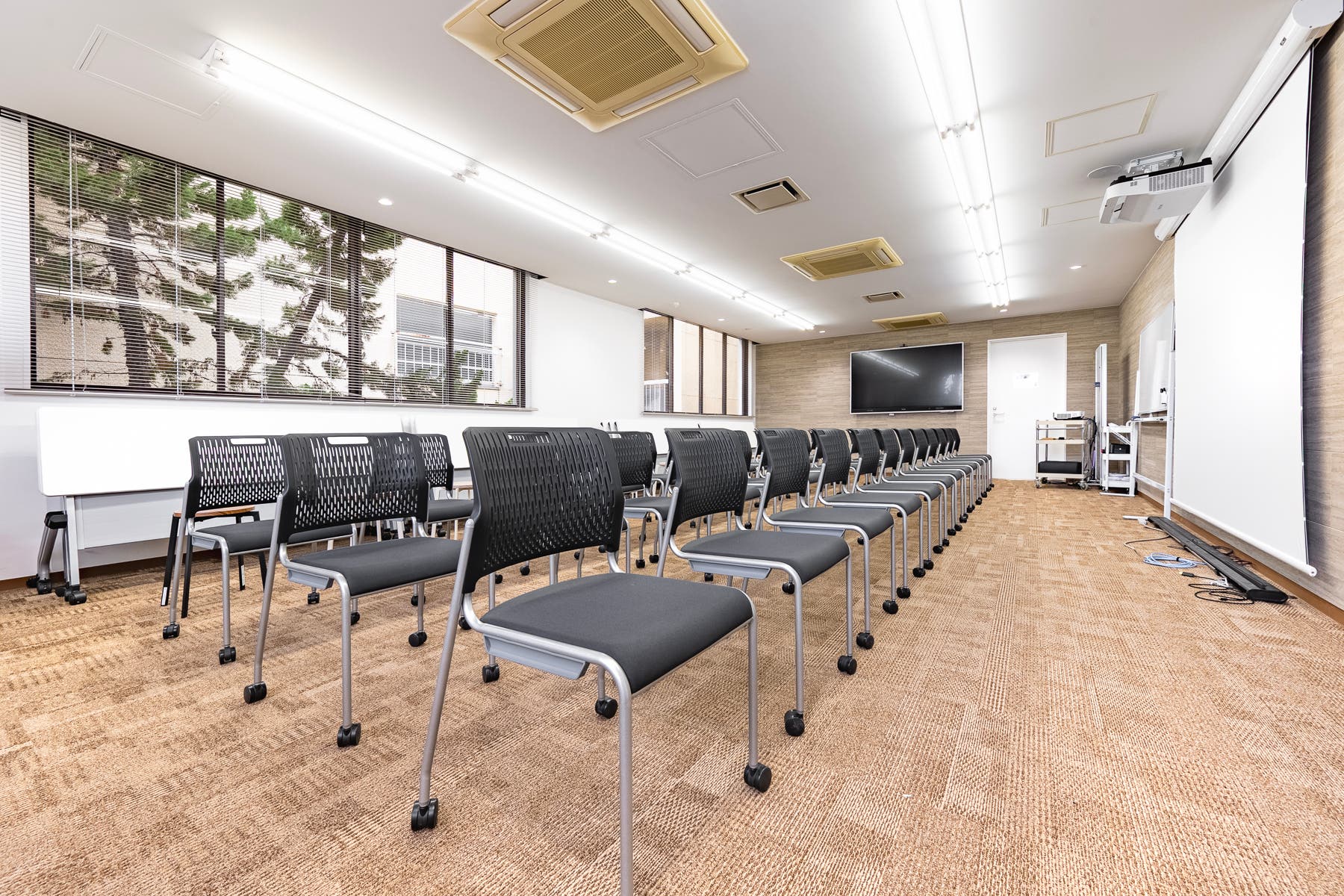 スペモ🏰駒沢大学駅近🚉会議💻セミナー👩‍🏫研修📖説明会🗣️プロジェクター完備🌟786_TreatWORK駒沢大学の写真3