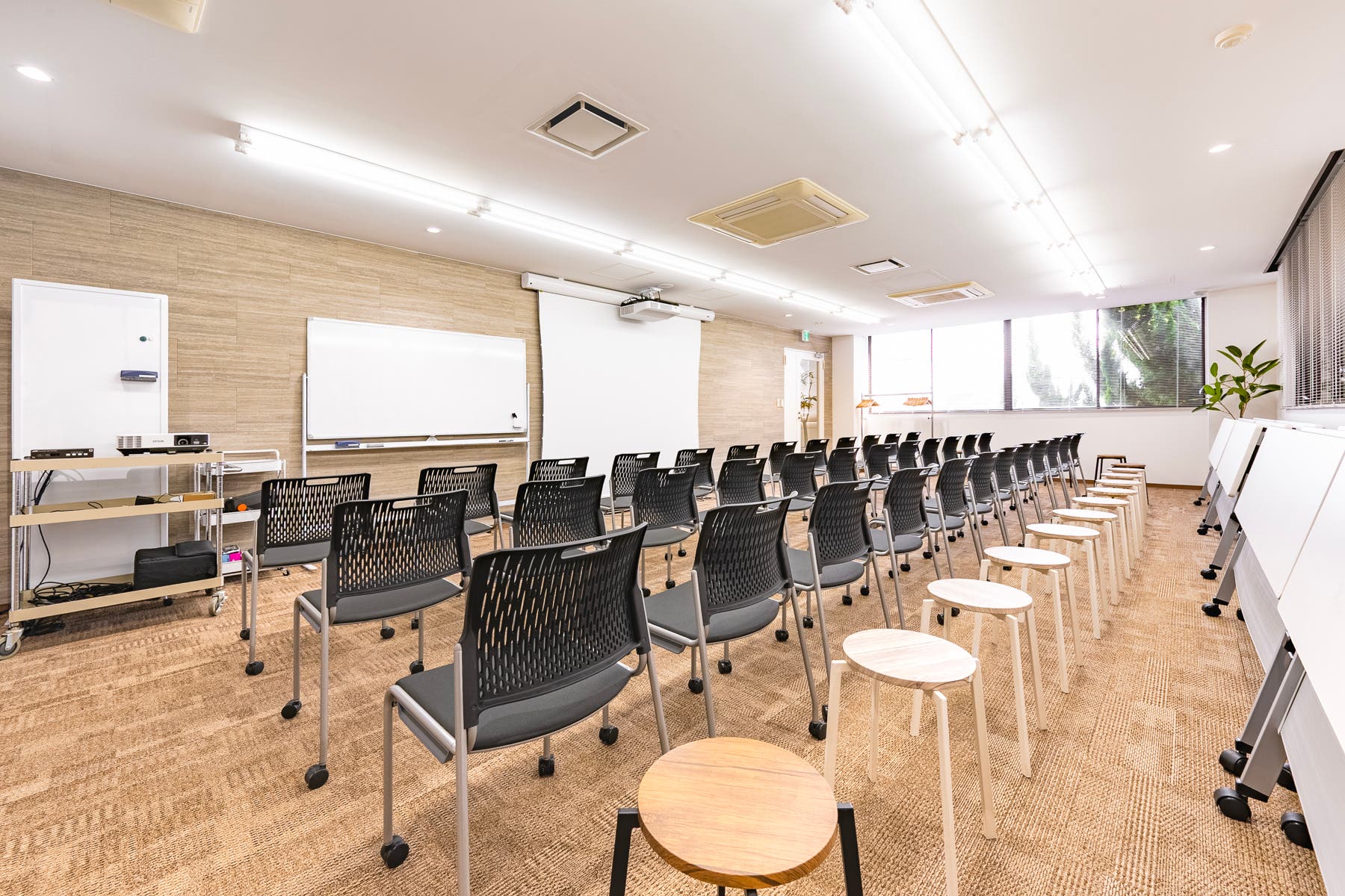 スペモ🏰駒沢大学駅近🚉会議💻セミナー👩‍🏫研修📖説明会🗣️プロジェクター完備🌟786_TreatWORK駒沢大学の写真10