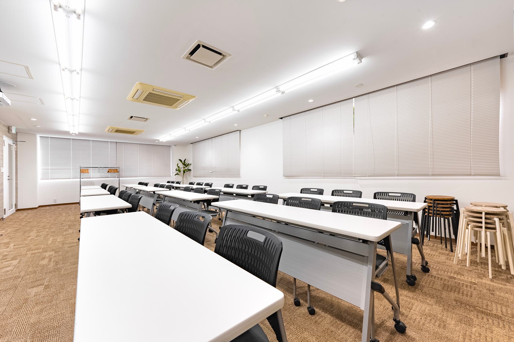 スペモ🏰駒沢大学駅近🚉会議💻セミナー👩‍🏫研修📖説明会🗣️プロジェクター完備🌟786_TreatWORK駒沢大学の写真12