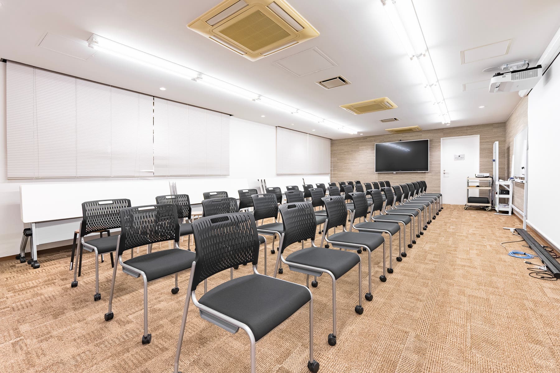 スペモ🏰駒沢大学駅近🚉会議💻セミナー👩‍🏫研修📖説明会🗣️プロジェクター完備🌟786_TreatWORK駒沢大学の写真15