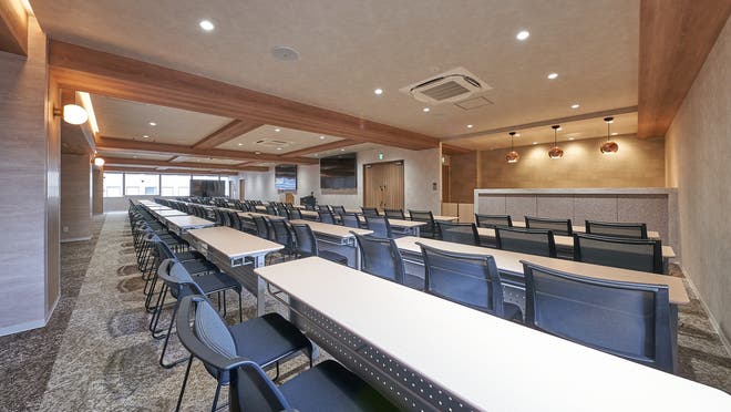 TS新橋4F【新橋駅 徒歩1分】セミナー 研修 パーティー ♥控室あり! 飲食 OK 無料WiFi 駅近★の写真2