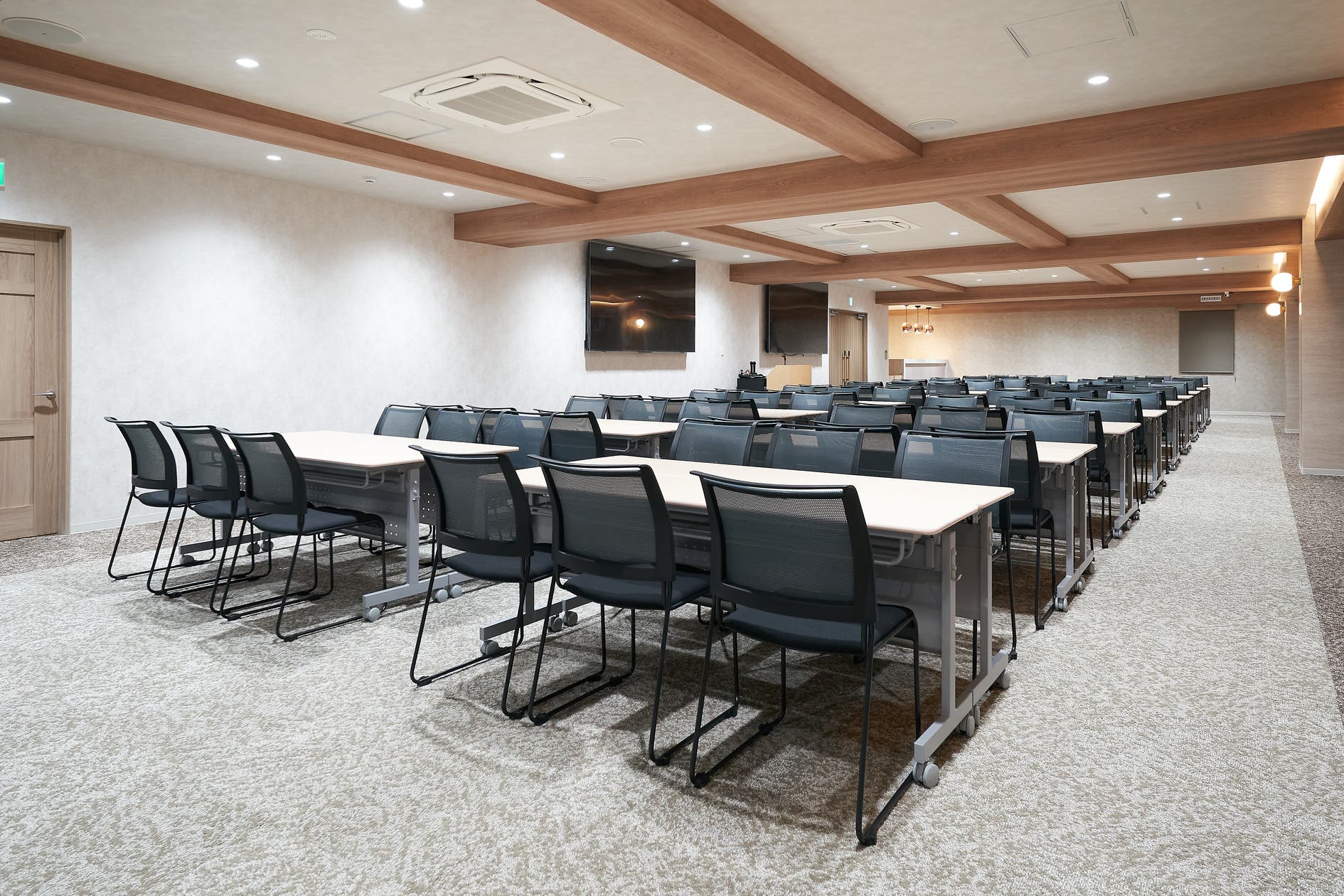 TS新橋4F【新橋駅 徒歩1分】セミナー 研修 パーティー ♥控室あり！ 飲食 OK 無料WiFi 駅近★の写真11