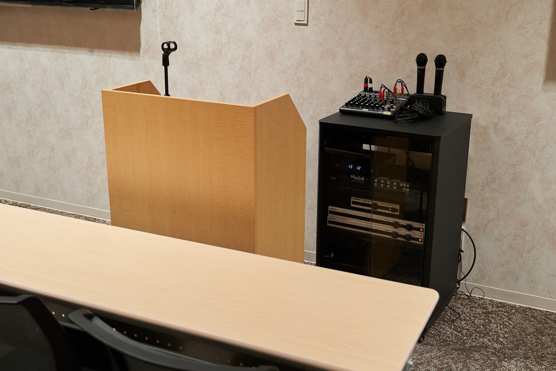 TS新橋4F【新橋駅 徒歩1分】セミナー 研修 パーティー ♥控室あり！ 飲食 OK 無料WiFi 駅近★の写真17