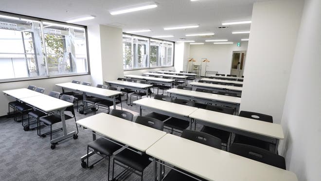 <豊橋駅前 TB3F-D会議室>豊橋駅徒歩1分🚃46名収容🪑光回線Wi-Fi📶プロジェクタ🎥セミナー/研修/会議/ボドゲの写真2