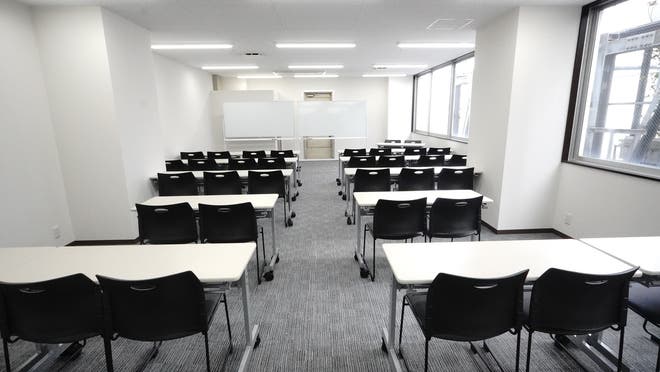 <豊橋駅前 TB3F-D会議室>豊橋駅徒歩1分🚃46名収容🪑光回線Wi-Fi📶プロジェクタ🎥セミナー/研修/会議/ボドゲの写真5