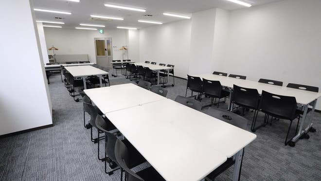 <豊橋駅前 TB3F-D会議室>豊橋駅徒歩1分🚃46名収容🪑光回線Wi-Fi📶プロジェクタ🎥セミナー/研修/会議/ボドゲの写真8