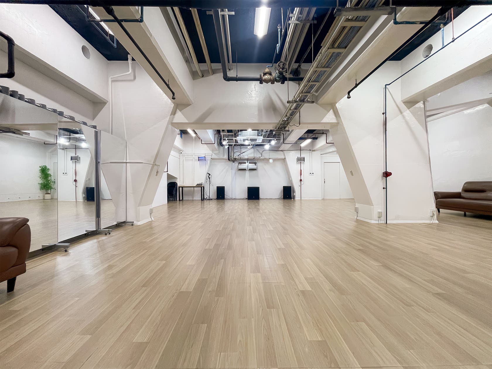 【グンカン・ベース 】大音量・24時間利用OK！ダンス・演劇・楽器練習・配信・リハーサル・最適！SMOOTH全自動入退室システムの写真1