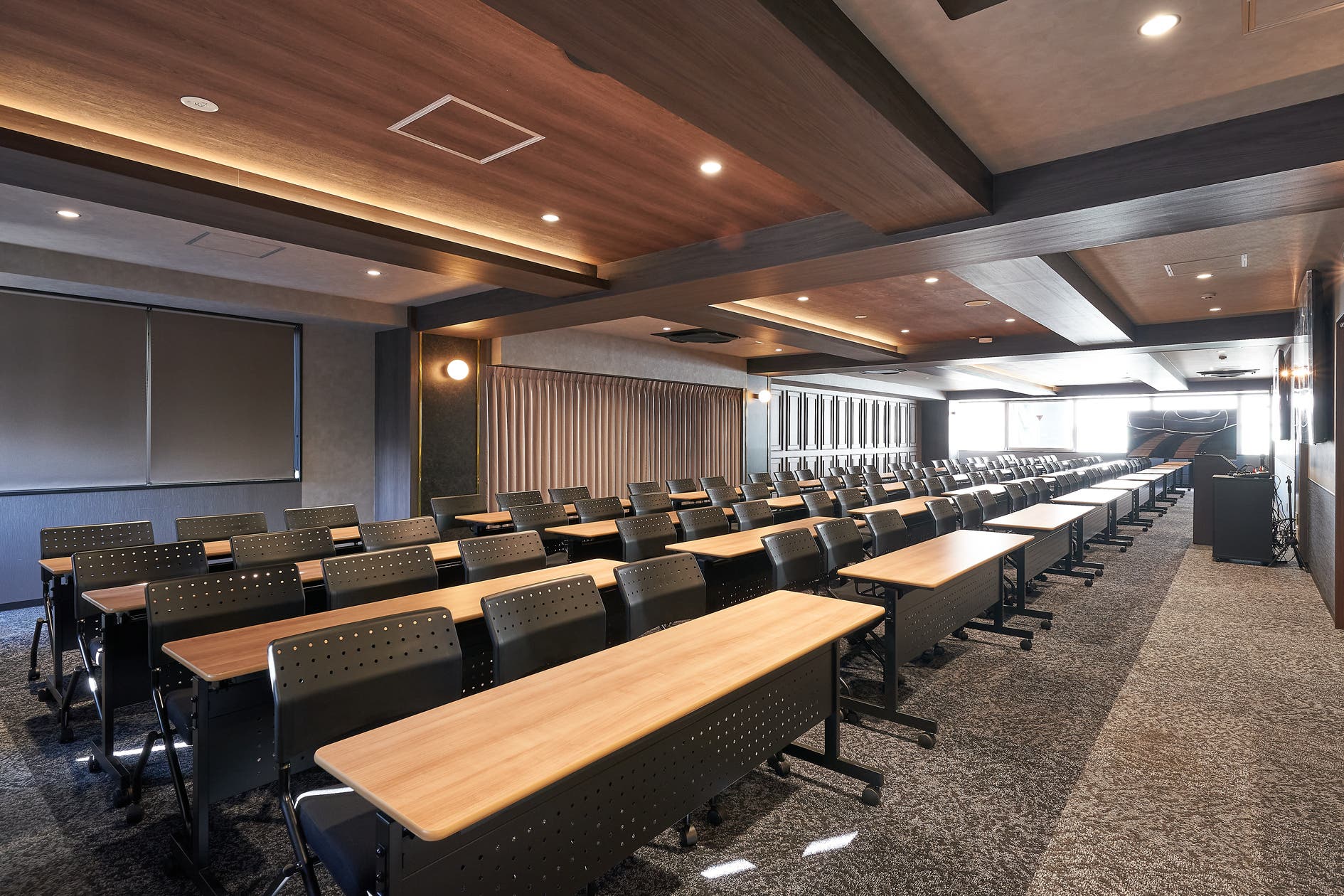 TS新橋5F【新橋駅 徒歩1分】セミナー 研修 パーティー ♥控室あり！ 飲食 OK 無料WiFi 駅近★の写真6