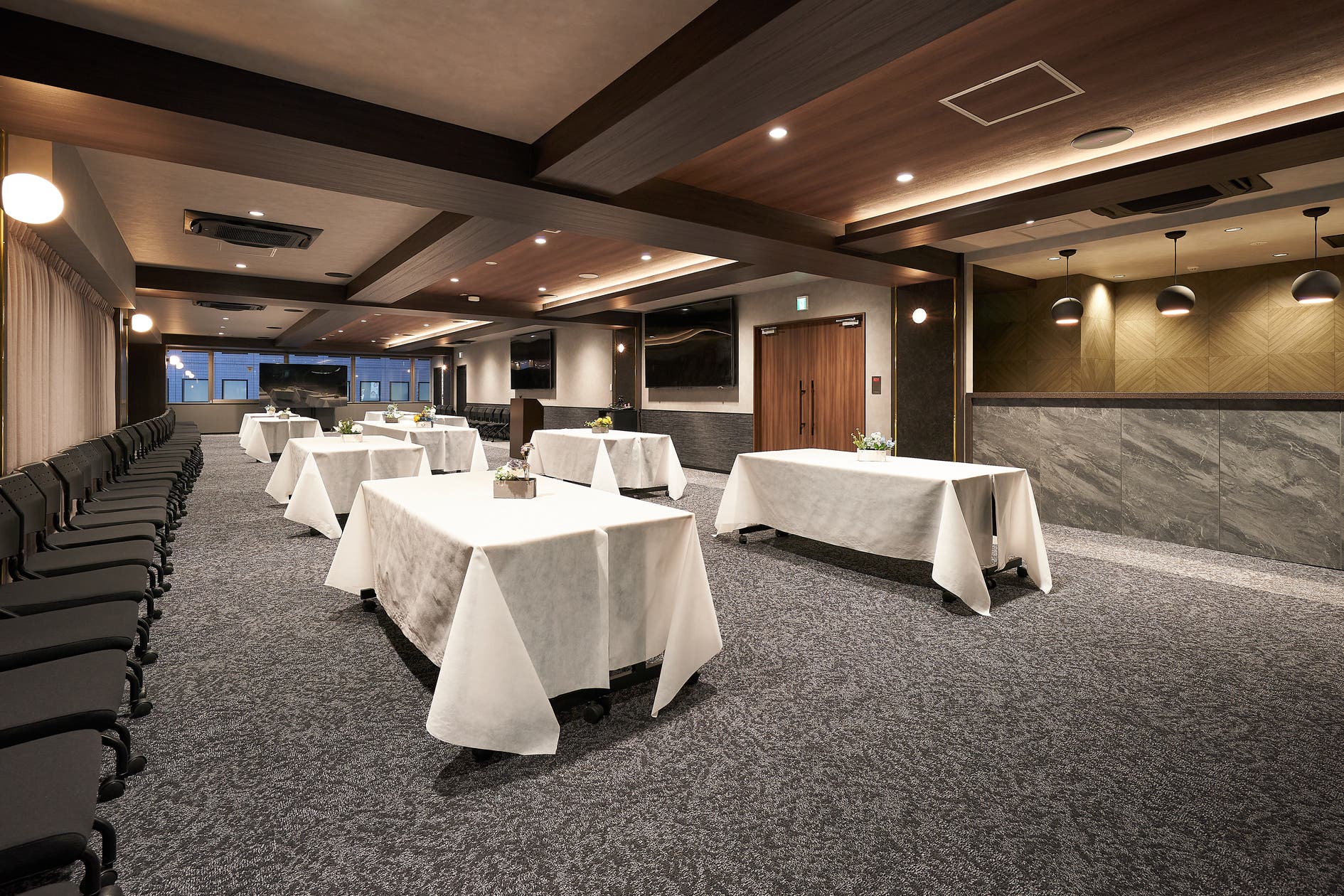 TS新橋5F【新橋駅 徒歩1分】セミナー 研修 パーティー ♥控室あり！ 飲食 OK 無料WiFi 駅近★の写真9