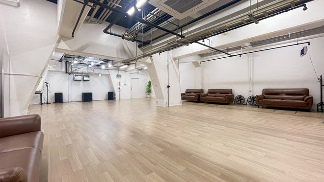 グンカン・ベース|マシーン付き卓球ルーム|卓球練習・レッスン・イベントにおすすめ|個室空間・SMOOTH全自動入退室システムの写真2