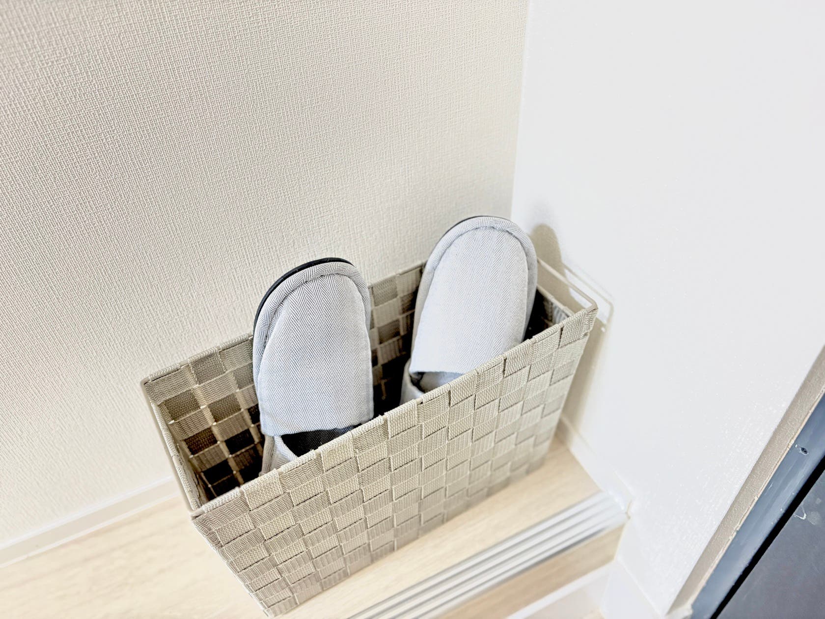 【名古屋駅すぐ】2026年4月OPEN｜韓国風ホワイト空間＋グリーンが映える完全個室レンタルサロン｜🛜の写真9