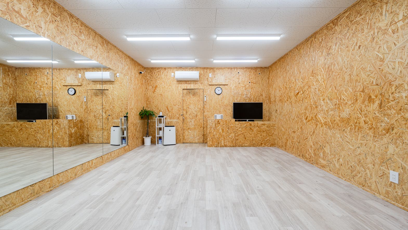 平塚24Hダンススタジオ浅間町店｜大型鏡・高音質スピーカー完備の写真1