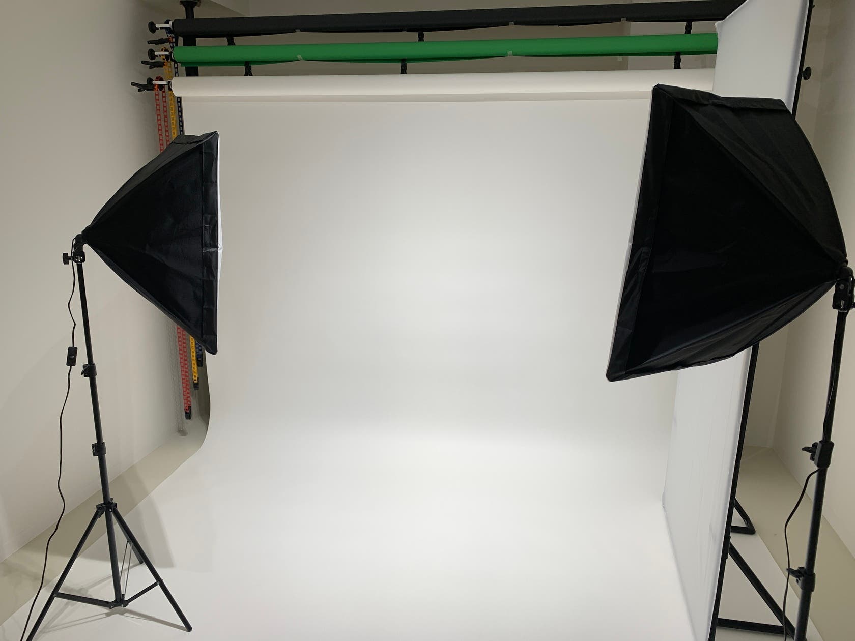 立川駅徒歩４分のレンタル撮影スタジオです。の写真1