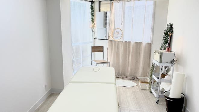 【名古屋駅すぐ】2026年4月OPEN|韓国風ホワイト空間+グリーンが映える完全個室レンタルサロン|🛜の写真3