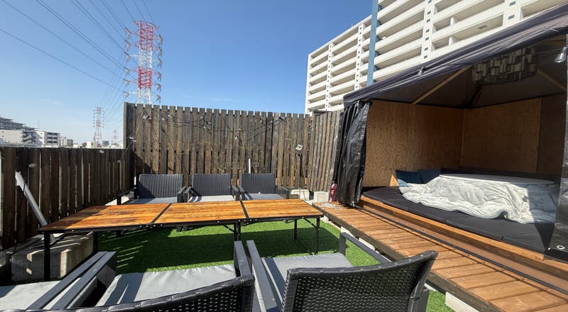 屋上ガーデン【VIPエリア】駅徒歩1分でBBQ🍖スポットクーラー完備💖3部制【10～14時/14～18時/18～22時】