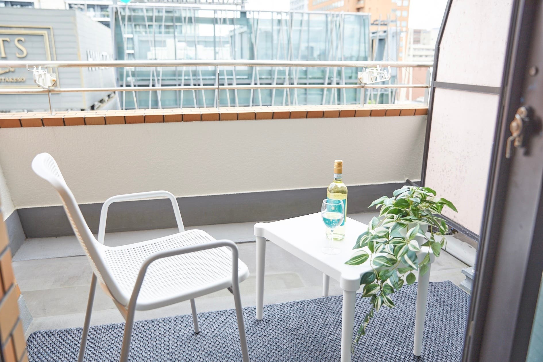 【伏見駅3分】最大16名✨高速光回線&大型モニター🎥備品充実で幅広い用途に最適！綺麗でおしゃれなお部屋で楽しくパーティー💕の写真21