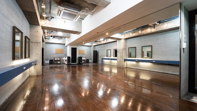 登戸駅から徒歩1分!広々とした50㎡のダンススタジオの写真2