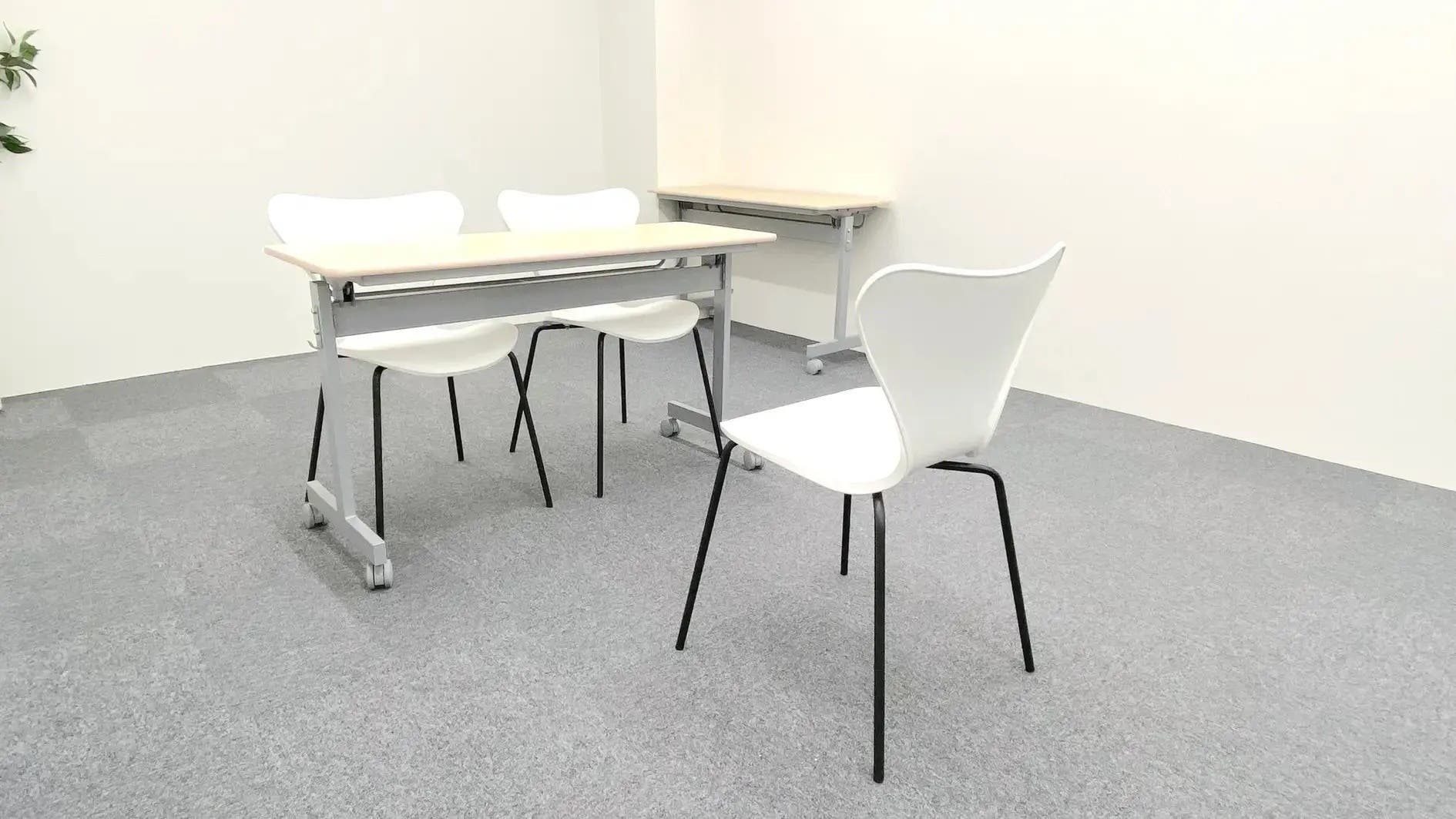 ＜Leaf京都四条（中会議室）＞駅徒歩5分🚃24H🈺Wi-Fi📶プロジェクター🎥会議/セミナー/ワークショップの写真8