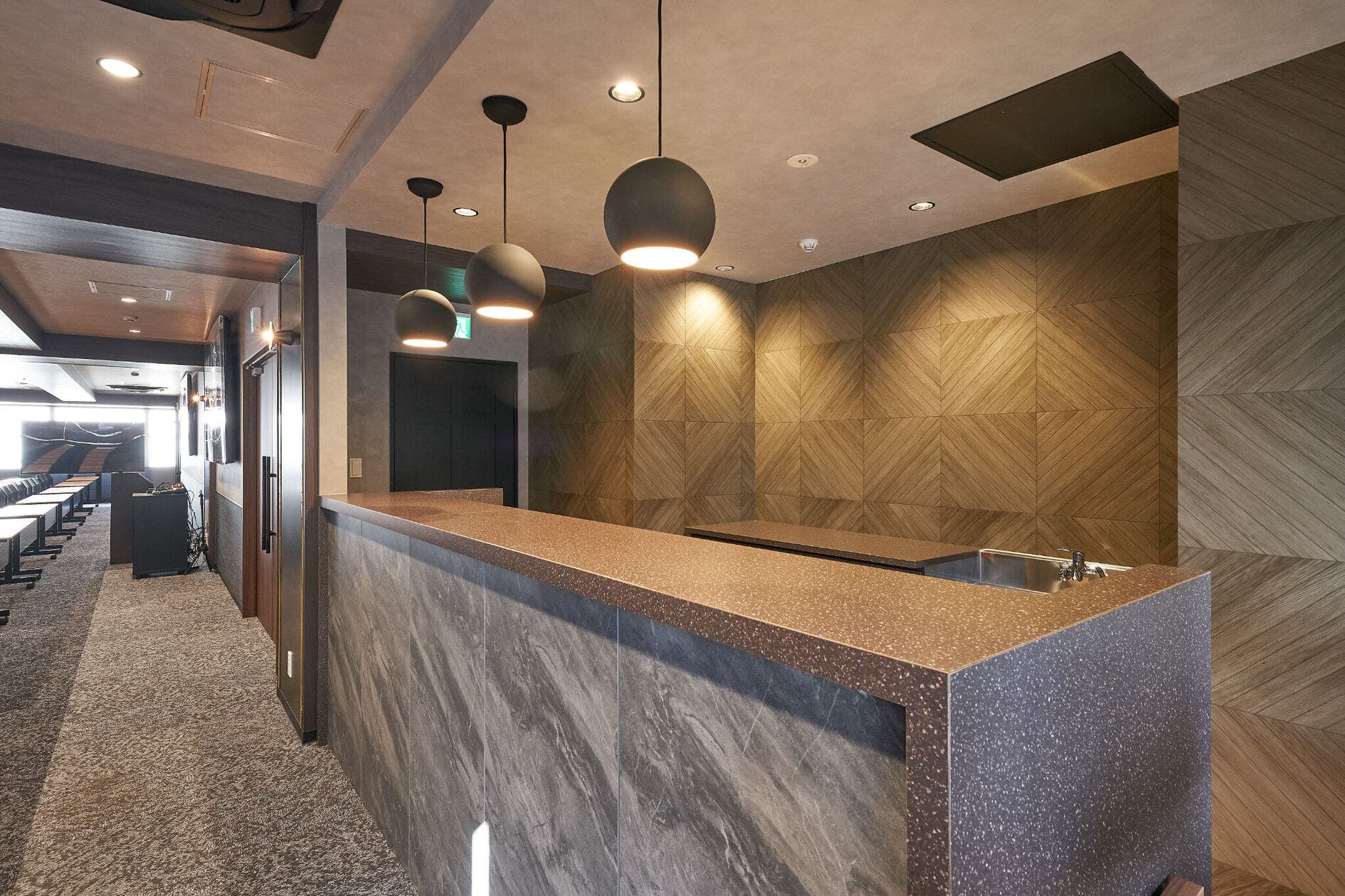 TS新橋5F【新橋駅 徒歩1分】セミナー 研修 パーティー ♥控室あり！ 飲食 OK 無料WiFi 駅近★の写真14