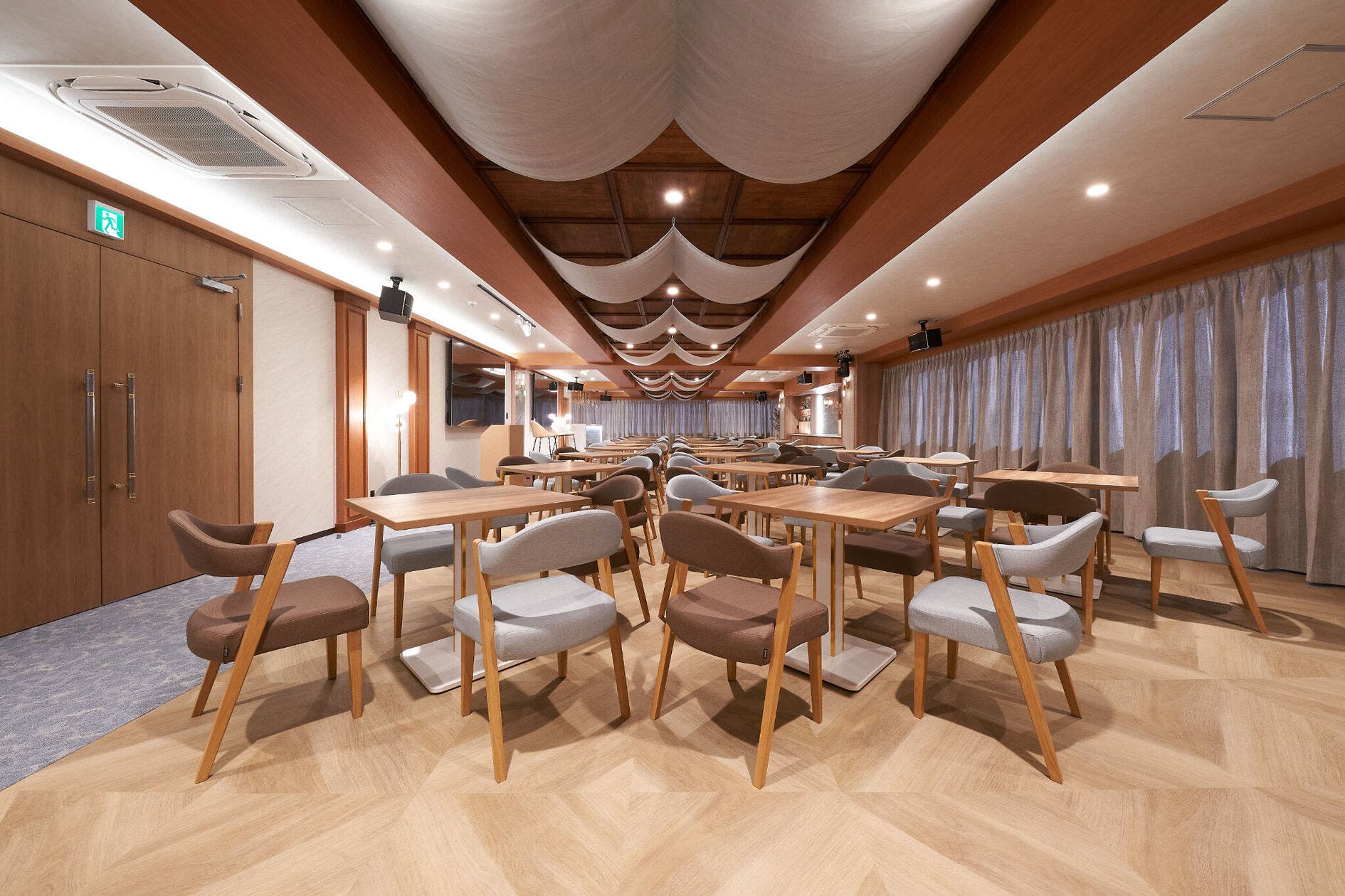 グレパ新橋7F【新橋駅 徒歩1分】パーティ イベント 撮影 ♥控室あり！ 飲食 OK 無料WiFi 駅近★の写真5