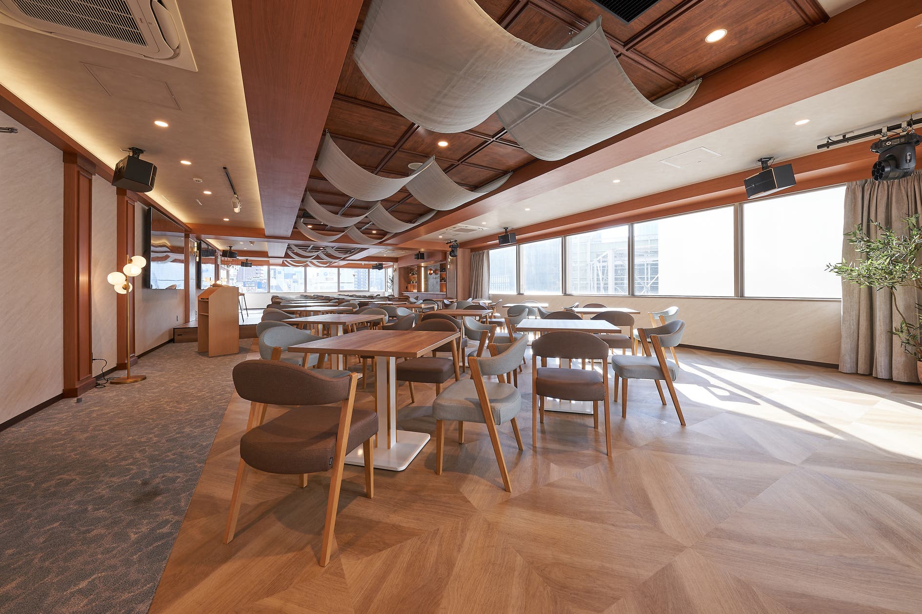 グレパ新橋7F【新橋駅 徒歩1分】パーティ イベント 撮影 ♥控室あり！ 飲食 OK 無料WiFi 駅近★の写真7