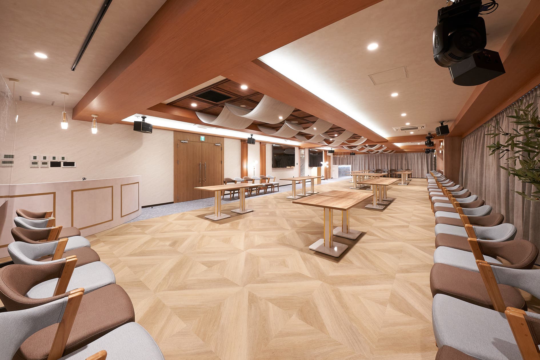 グレパ新橋7F【新橋駅 徒歩1分】パーティ イベント 撮影 ♥控室あり！ 飲食 OK 無料WiFi 駅近★の写真10