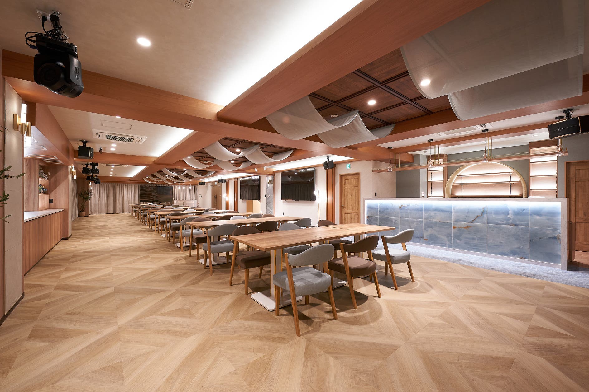 グレパ新橋7F【新橋駅 徒歩1分】パーティ イベント 撮影 ♥控室あり！ 飲食 OK 無料WiFi 駅近★の写真12