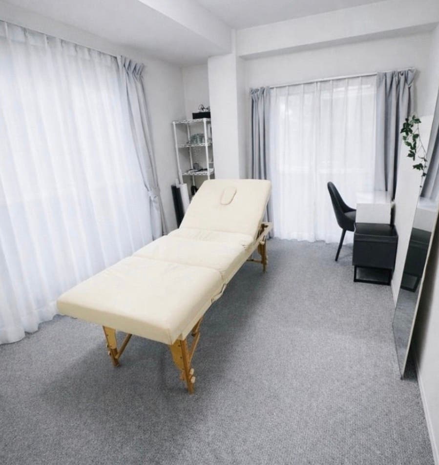 日吉駅徒歩3分☆たくさんの割引プランをご用意☆フットネイルができるのはここだけ！✽パーソナルカラー✽占い等カウンセリングの写真1