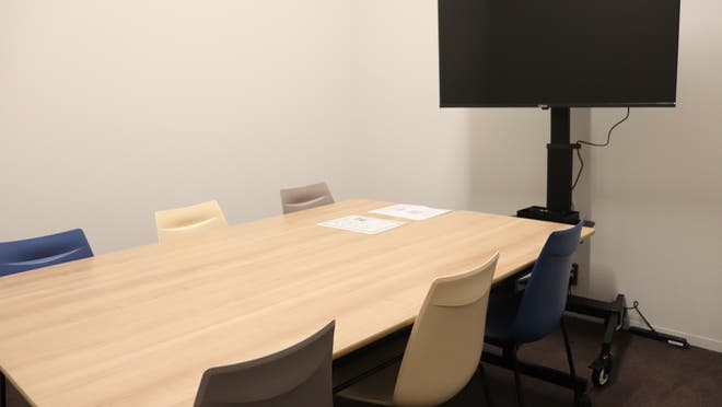【貸し会議室 3(6名用)】(大分オーパ内!大分駅より徒歩5分!)の写真1