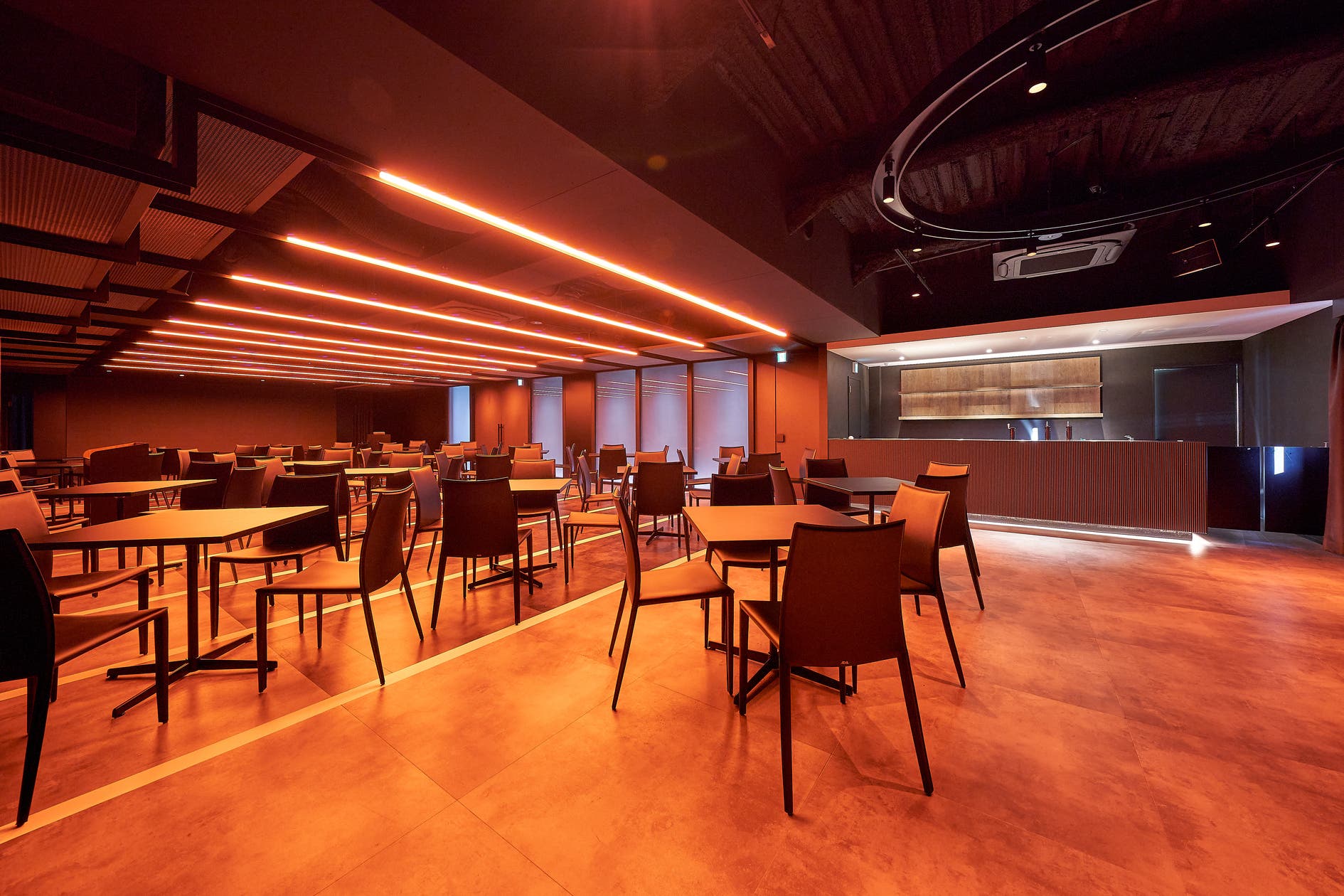 グレパ新橋8F【新橋駅 徒歩1分】パーティ イベント 撮影 ♥控室あり！ 飲食 OK 無料WiFi 駅近★の写真4