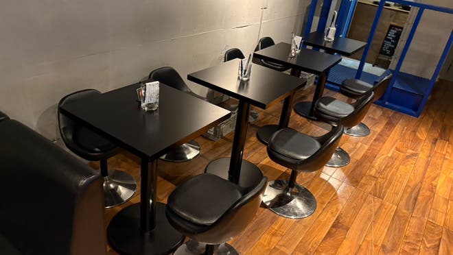 【渋谷5分】有名人対談の実績あり|壁一面のレコードと上質音響のロックバー|撮影スペースにの写真3