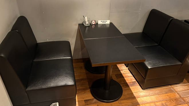 【渋谷5分】有名人対談の実績あり|壁一面のレコードと上質音響のロックバー|撮影スペースにの写真4