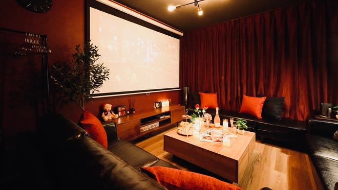 New💕心斎橋駅4分✨ラウンジシネマでラグジュアリー体験🌹女子会やデート💕100㌅大画面✨高画質&高音質 本格シネマ🎥✨の写真1