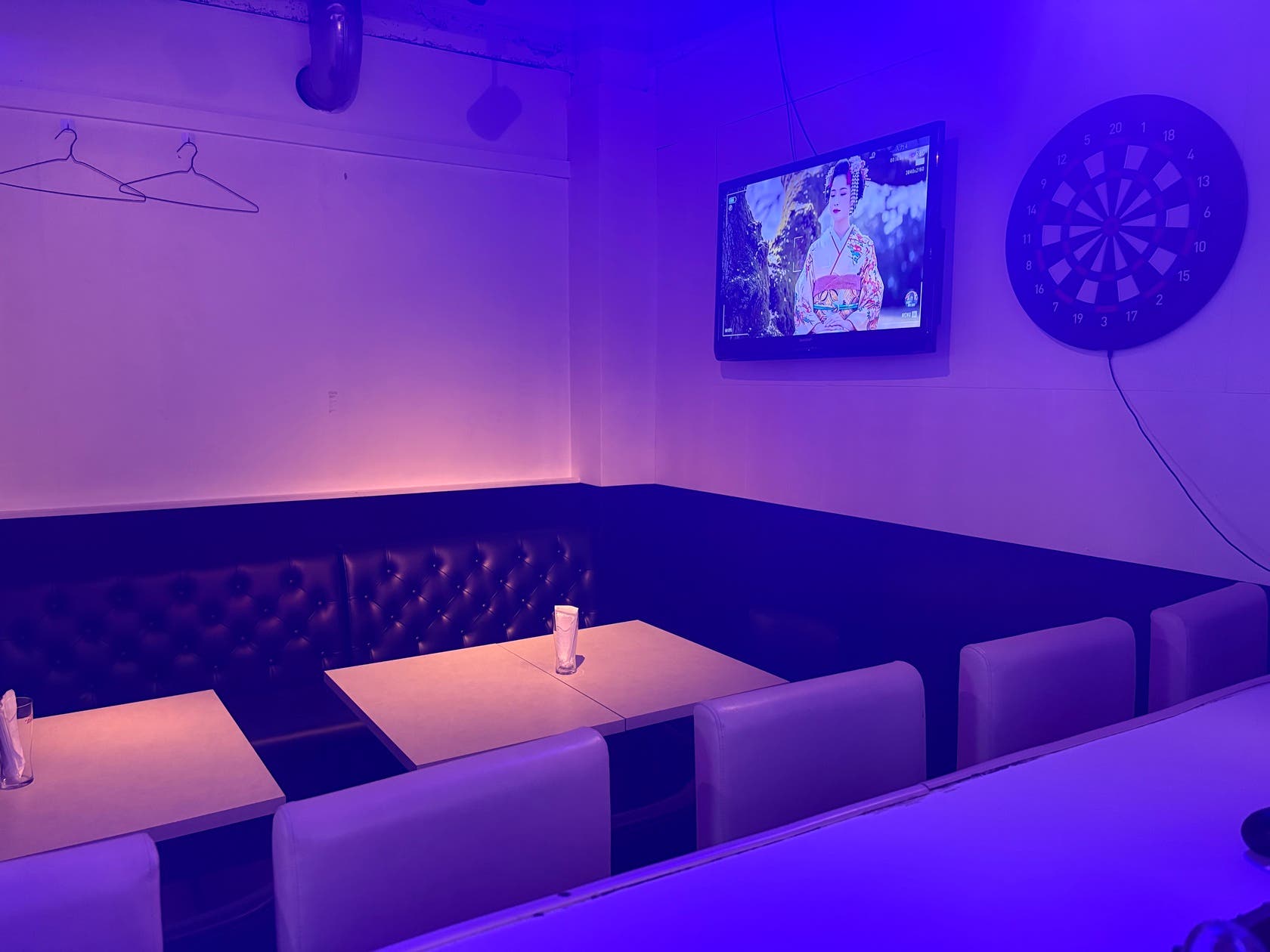 カラオケ、ダーツ、シーシャも完備で使い方自由！すすきの駅徒歩3分　昼飲み　女子会　撮影会　団体の写真4