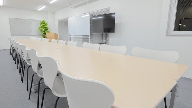 <Leaf京都駅前(大会議室)>51名収容🪑24H🈺Wi-Fi📶120㌅スクリーン&プロジェクタ🎥セミナー/研修/説明会の写真4