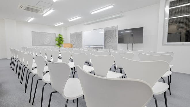 <Leaf京都駅前(大会議室)>51名収容🪑24H🈺Wi-Fi📶120㌅スクリーン&プロジェクタ🎥セミナー/研修/説明会の写真11