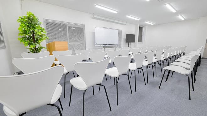 <Leaf京都駅前(大会議室)>51名収容🪑24H🈺Wi-Fi📶120㌅スクリーン&プロジェクタ🎥セミナー/研修/説明会の写真13