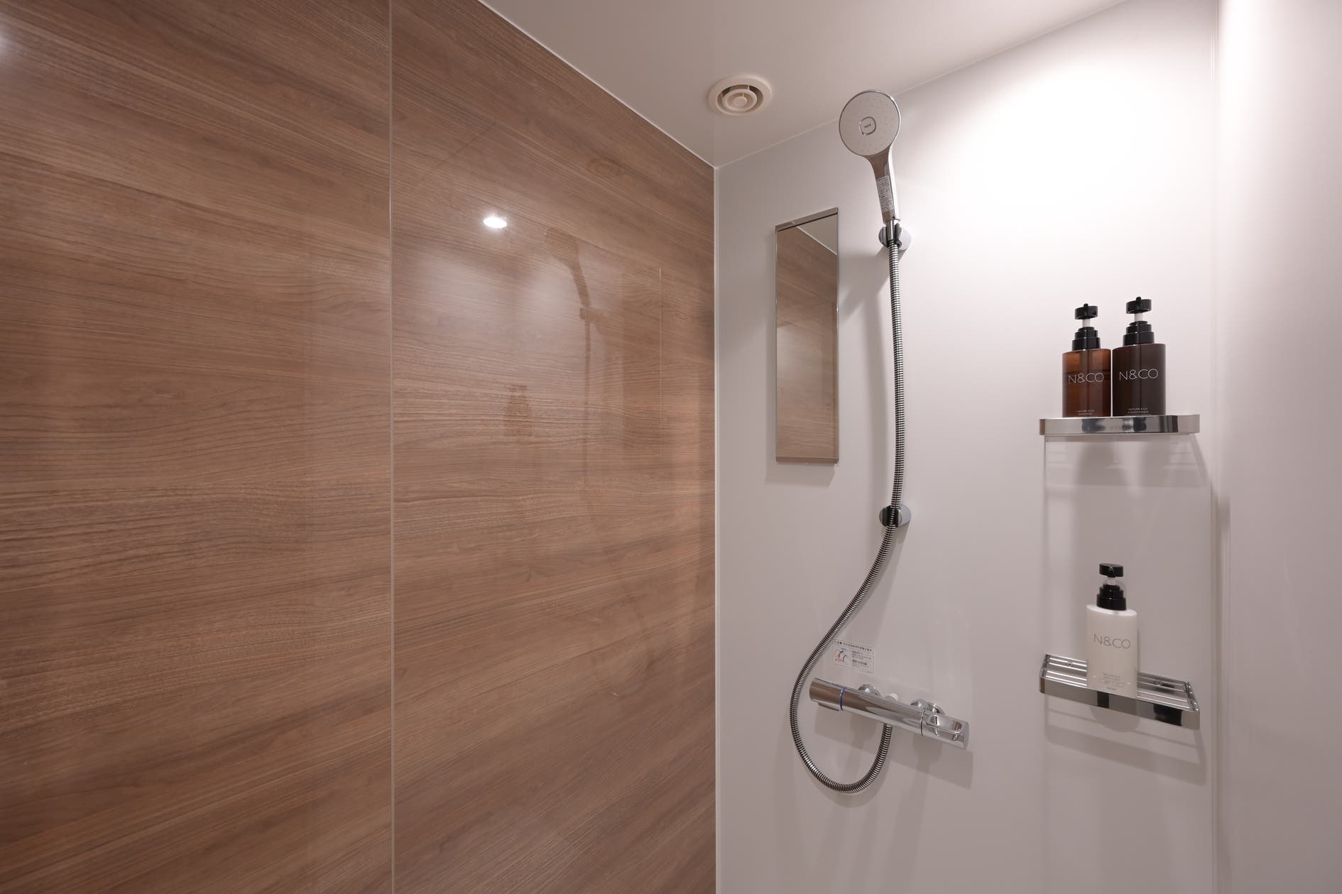 大塚駅徒歩6分｜清掃不要でそのまま使える、スタッフ常駐の広々客室の写真5