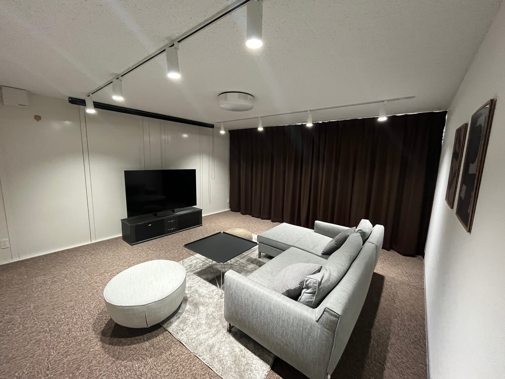 【Living】✨U-SPACE入間店✨映画鑑賞や打ち合わせスペースとしてもご利用いただけます♪Wi-Fi/入間市の写真3