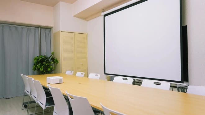 <Leaf四条烏丸(小中会議室)>駅徒歩2分🚃12名収容🪑24H🈺Wi-Fi📶モニター🖥️会議/勉強会/ワークショップの写真2