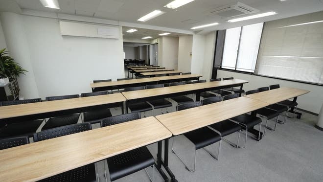<スカイラークビル8階貸会議室>小田原駅徒歩1分🚃高速光回線Wi-Fi📶大型モニター🖥️会議/セミナー/研修/撮影の写真3