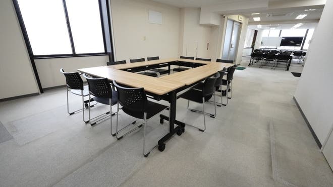 <スカイラークビル8階貸会議室>小田原駅徒歩1分🚃高速光回線Wi-Fi📶大型モニター🖥️会議/セミナー/研修/撮影の写真7