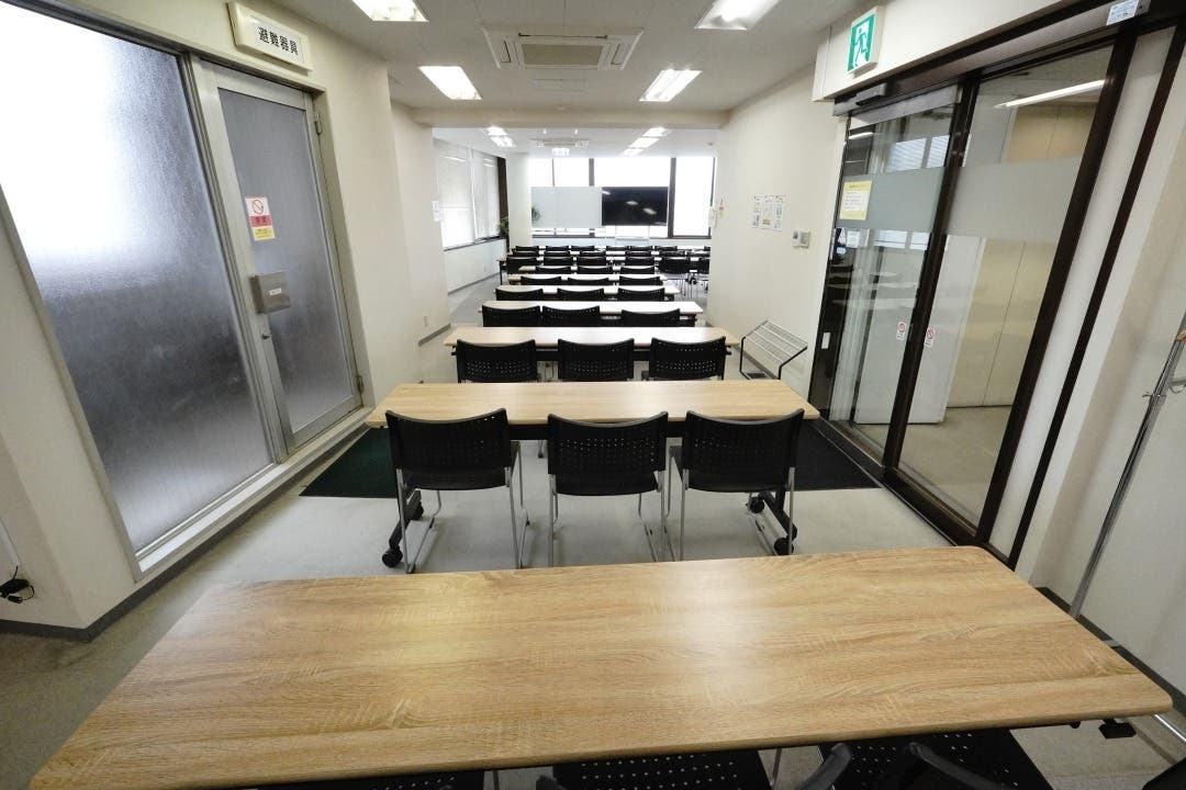 ＜スカイラークビル8階貸会議室＞小田原駅徒歩1分🚃高速光回線Wi-Fi📶大型モニター🖥️会議/セミナー/研修/撮影の写真9