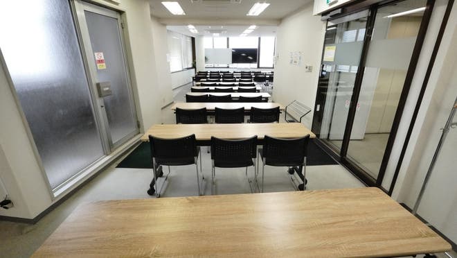 <スカイラークビル8階貸会議室>小田原駅徒歩1分🚃高速光回線Wi-Fi📶大型モニター🖥️会議/セミナー/研修/撮影の写真9