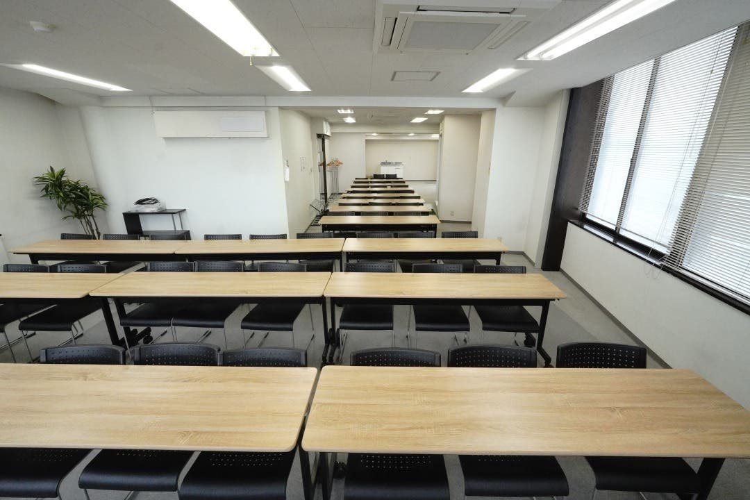 ＜スカイラークビル8階貸会議室＞小田原駅徒歩1分🚃高速光回線Wi-Fi📶大型モニター🖥️会議/セミナー/研修/撮影の写真4