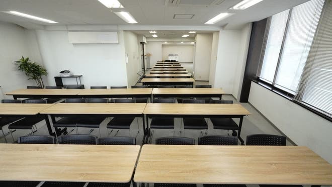 <スカイラークビル8階貸会議室>小田原駅徒歩1分🚃高速光回線Wi-Fi📶大型モニター🖥️会議/セミナー/研修/撮影の写真4