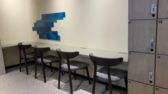 【旭橋駅徒歩5分】リノベーションチームが手掛けた会議室|15名ほどの社内研修に、人数が多めの打ち合わせに|Wi-Fi・電源完備の写真2