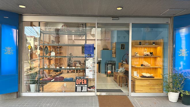 美しいクリスタルに囲まれた癒し空間で展示販売してみませんか? の写真1