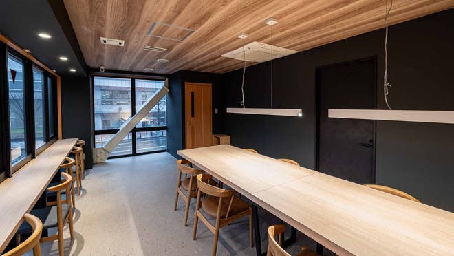 駅より徒歩10分。大分中心部に位置する多目的スペースの写真2