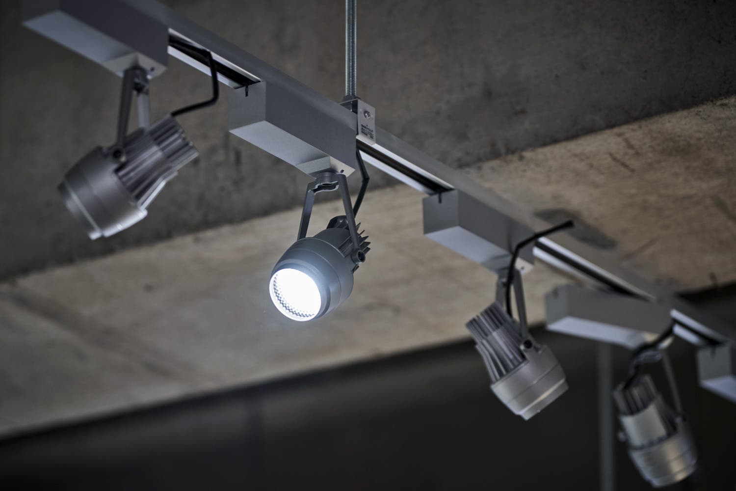 【Node 207】池尻大橋・大橋会館｜クリエイティブな熱量が交差する、アトリエ型撮影・展示空間の写真9